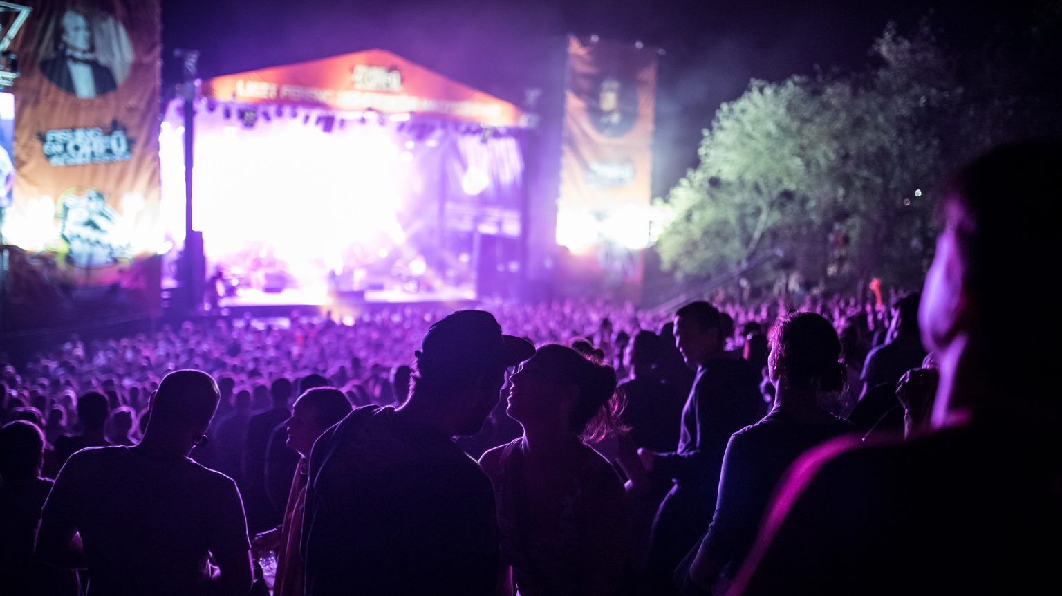 Carson Coma, Beton.Hofi, Analóg Balaton – Teljes a Fishing on Orfű programja | 24.hu