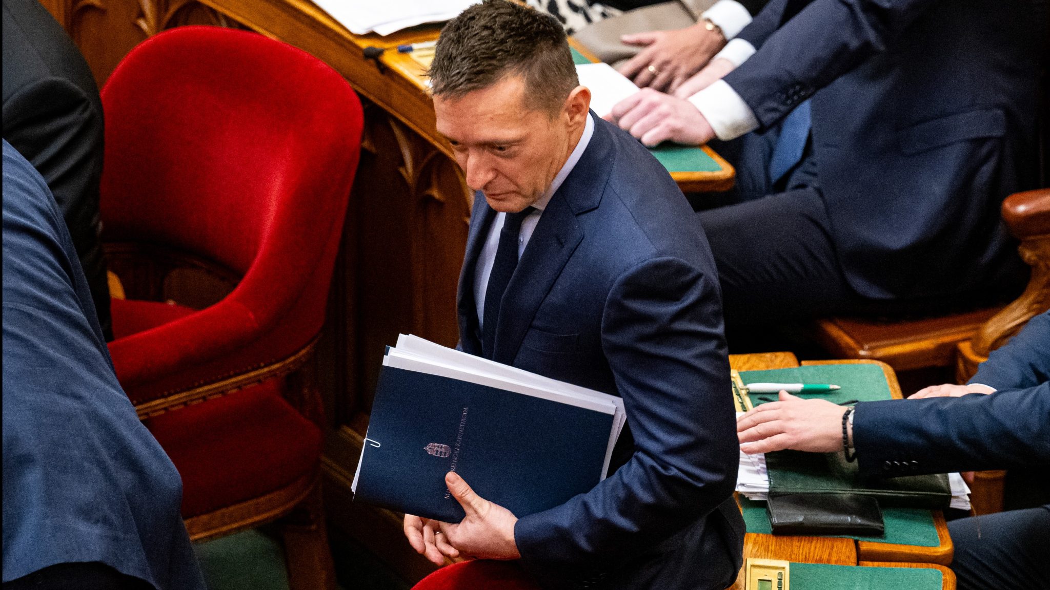 A rendőrség nyomoz Rogán Antal hivatalánál, terítéken Magyar Péter ...