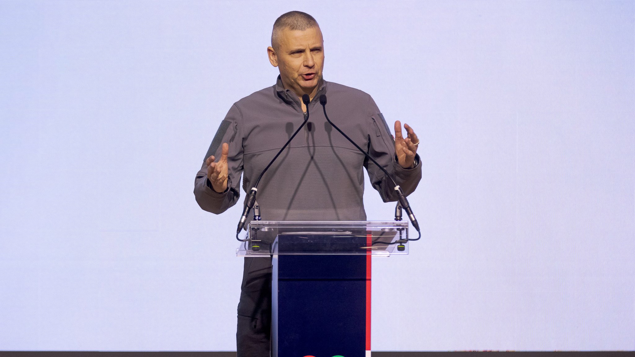 A "Magyar Honvédség volt Parancsnokai és Vezérkarfőnökei" szerint ...