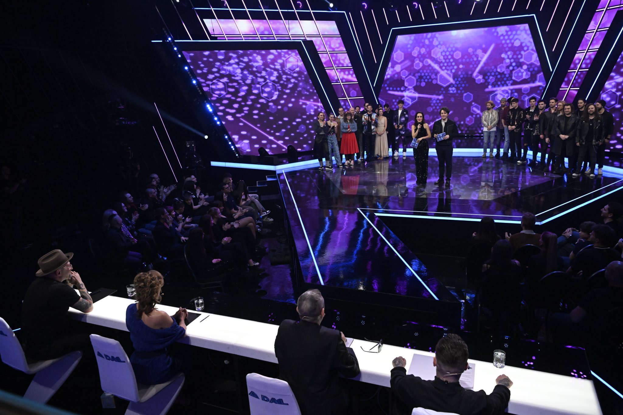 Magyarország továbbra sem indul az Eurovízión, a Carson Coma mégis ...