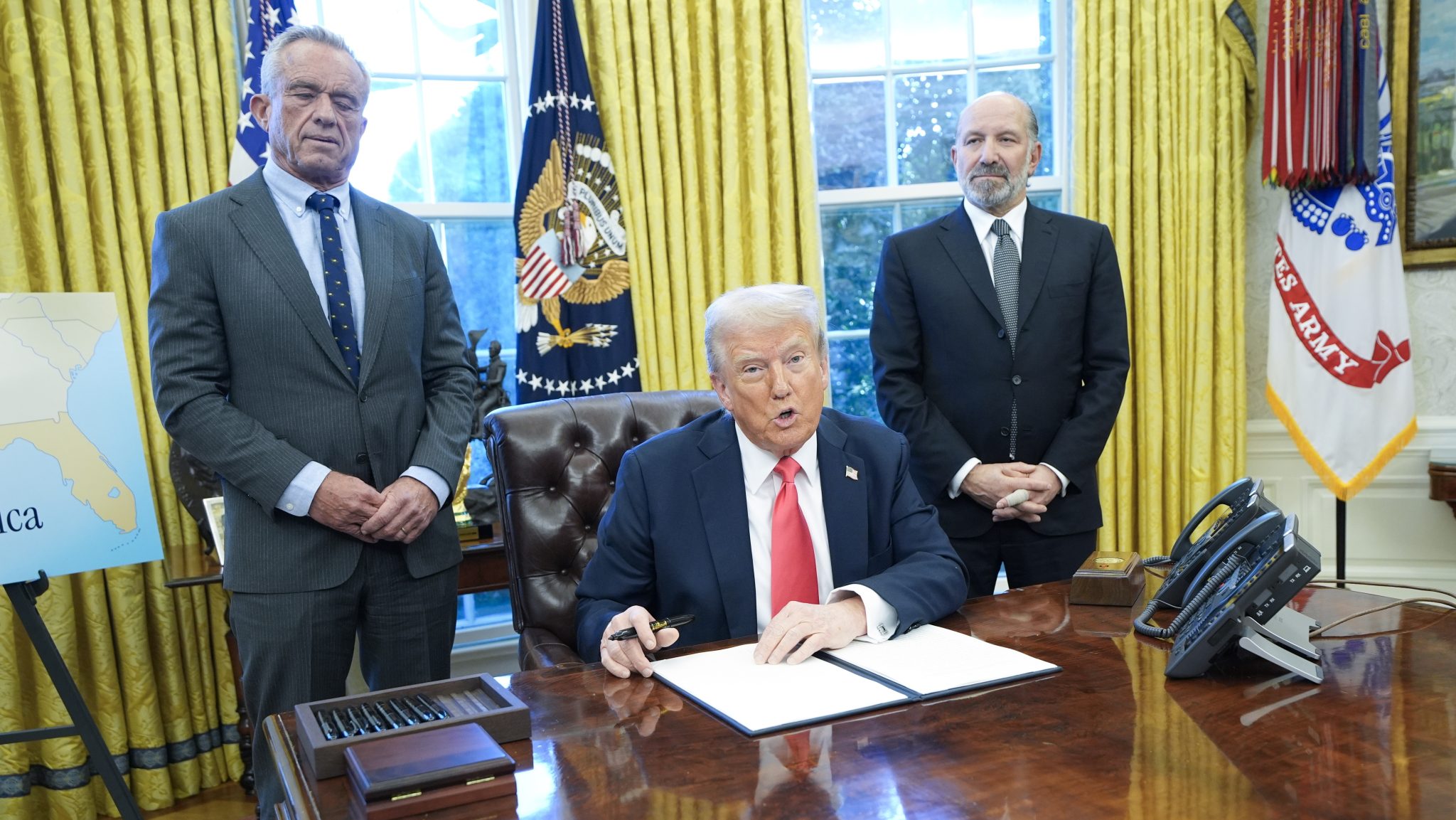 Donald Trump az Európai Uniónak is 25 százalékos büntető vámot ígért be ...