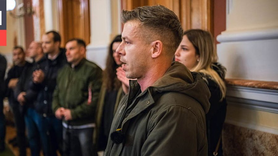 Félbeszakadt a soproni közgyűlés, miután Magyar Péter megjelent az ülésteremben | 24.hu