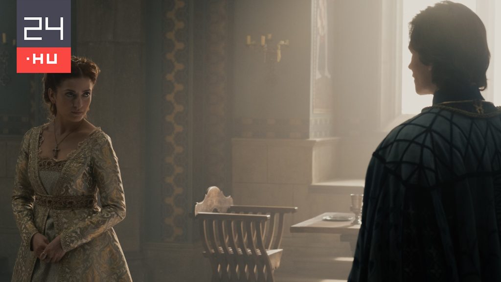 A Hunyadiban megint csúcsra járatták a meztelenséget, megszólalt a színésznő | 24.hu