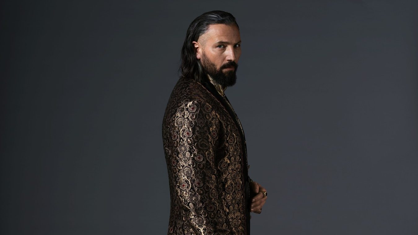 Fiatalon díjnyertes hiphopzenész volt a Hunyadiban II. Murád szultánt ...