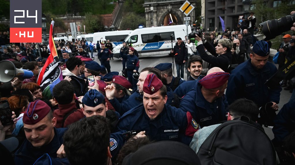 A rendőrök letepertek egy tüntetőt, a Lánchídon és a várnál is vége a ...