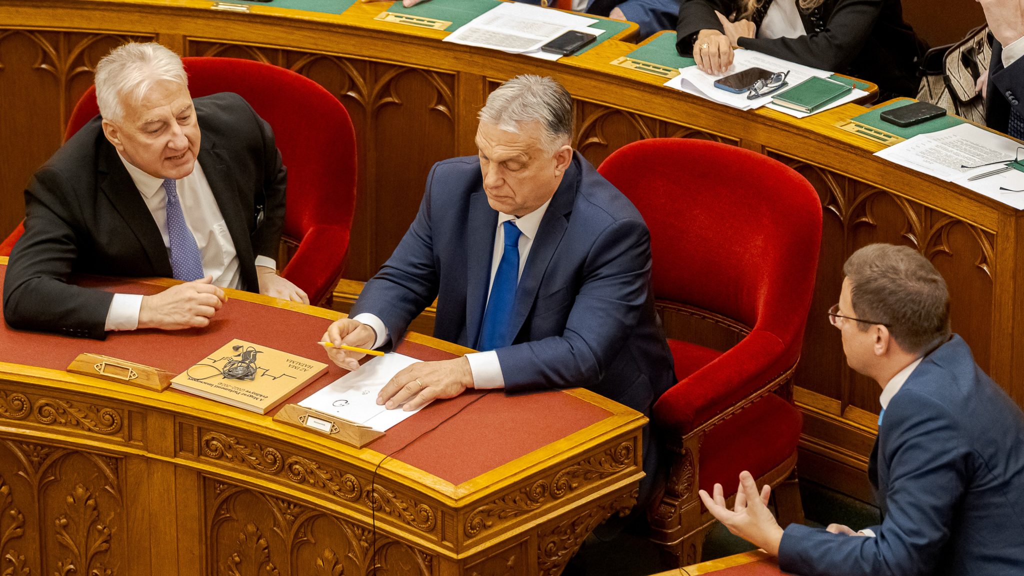 Török Gábor: Orbán Viktornak érdeke leginkább gondolkodni azon, hogy ...