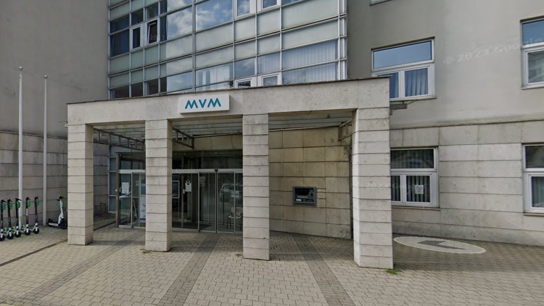 Bombariadó volt az MVM Központi Ügyfélszolgálati Irodájában | 24.hu