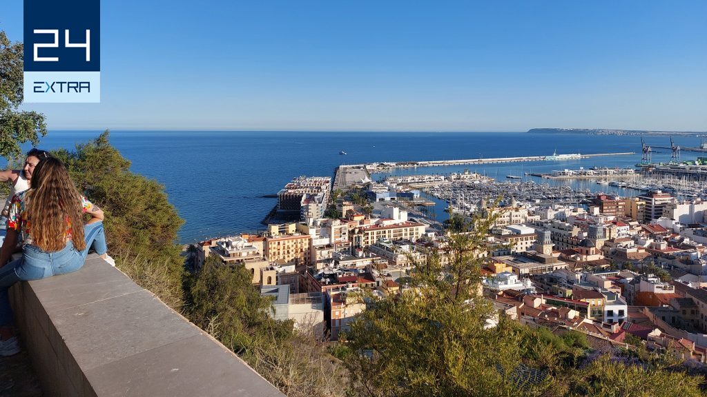 "Ha ez a kifőzdésdi mégse jönne be, legfeljebb beállok tolmácsnak vagy ...