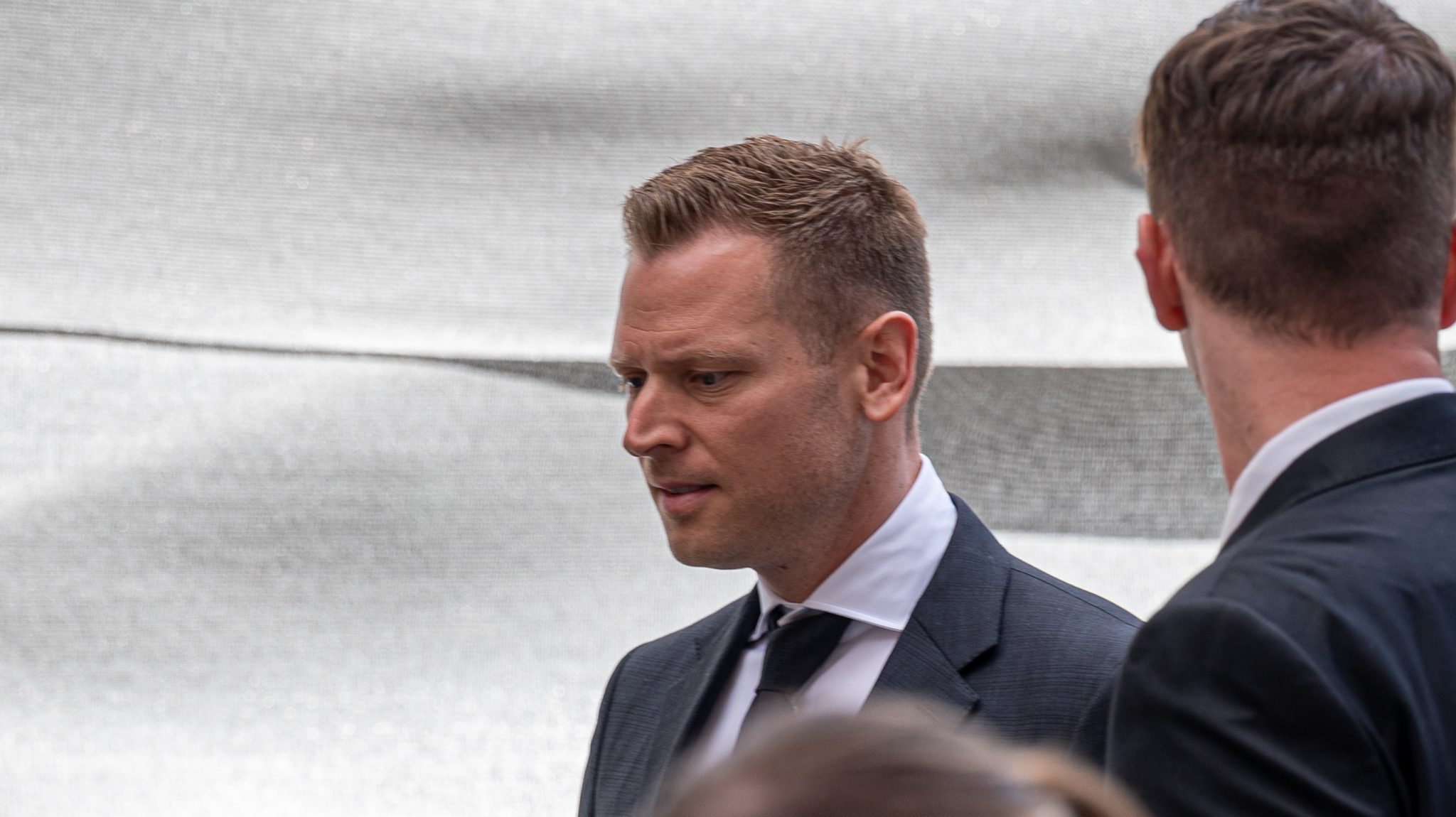 Már Tiborcz István is önmérsékletre inti a luxizókat | 24.hu