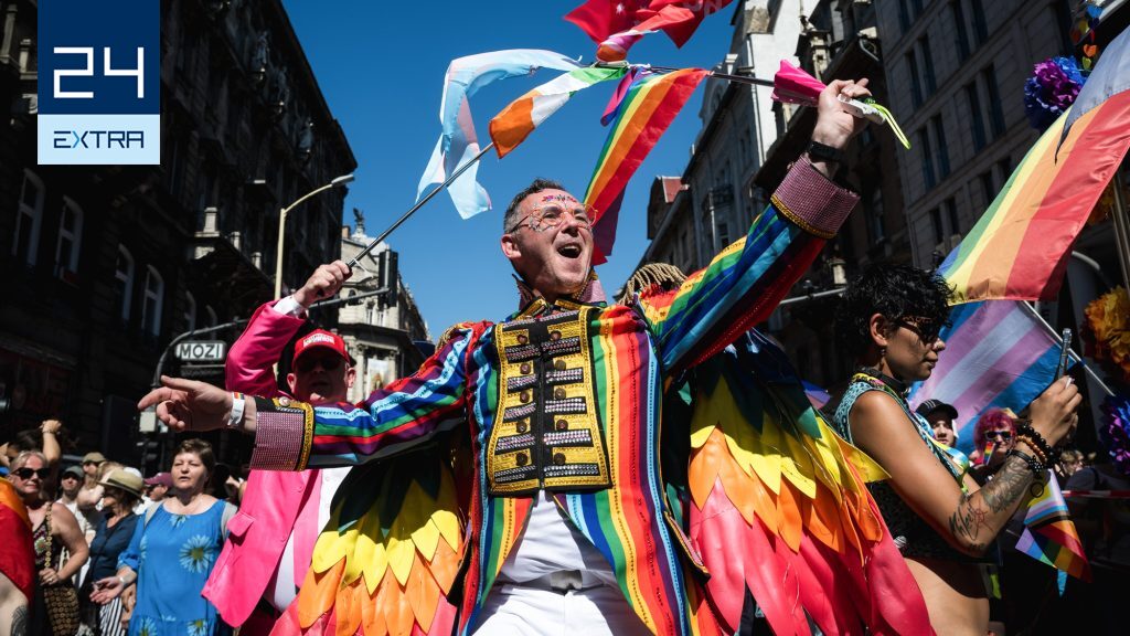 Miért férhet bele a Hunyadi leszbikus jelenete annak, aki a Pride-on vonuló férfiakat ...