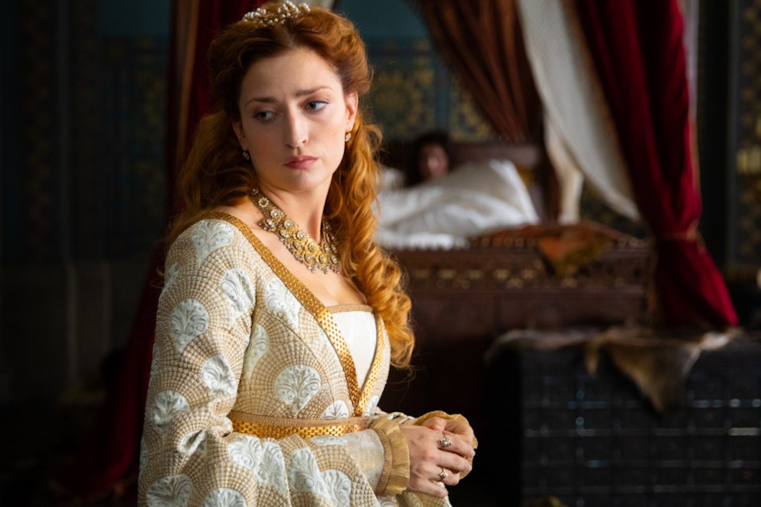 Miért férhet bele a Hunyadi leszbikus jelenete annak, aki a Pride-on vonuló férfiakat ...