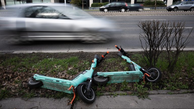 Két tragikus e-roller-baleset is történt Csorváson, arra kérnek ...
