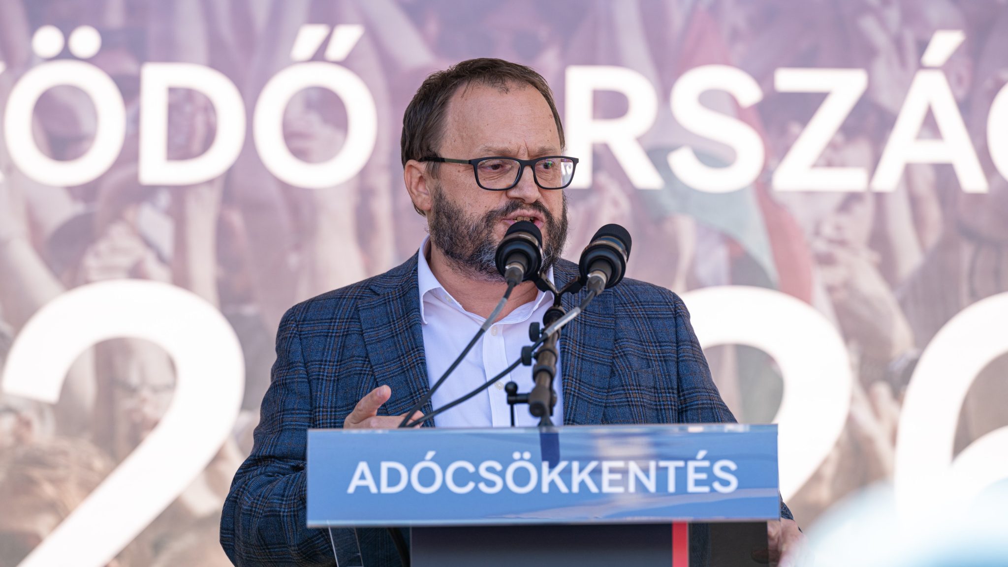 Kármán András, a Tisza gazdasági szakértője: Az adózók húsz százaléka ...