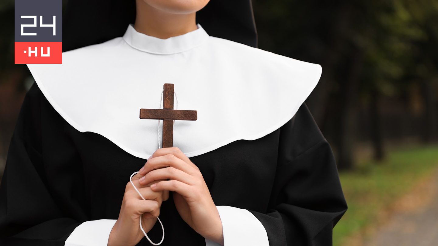 Apácából bikinis jógaoktató lett – egy idegen vicces beszólása után | 24.hu