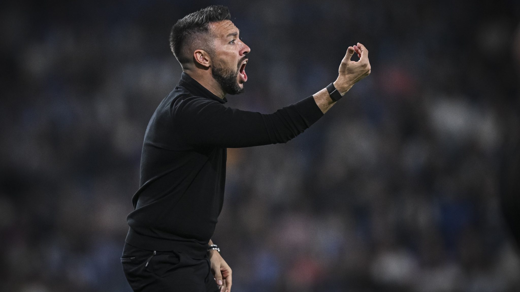 Az Ajaxnál drámai összeomlást produkáló Francesco Farioli berúgta az ...