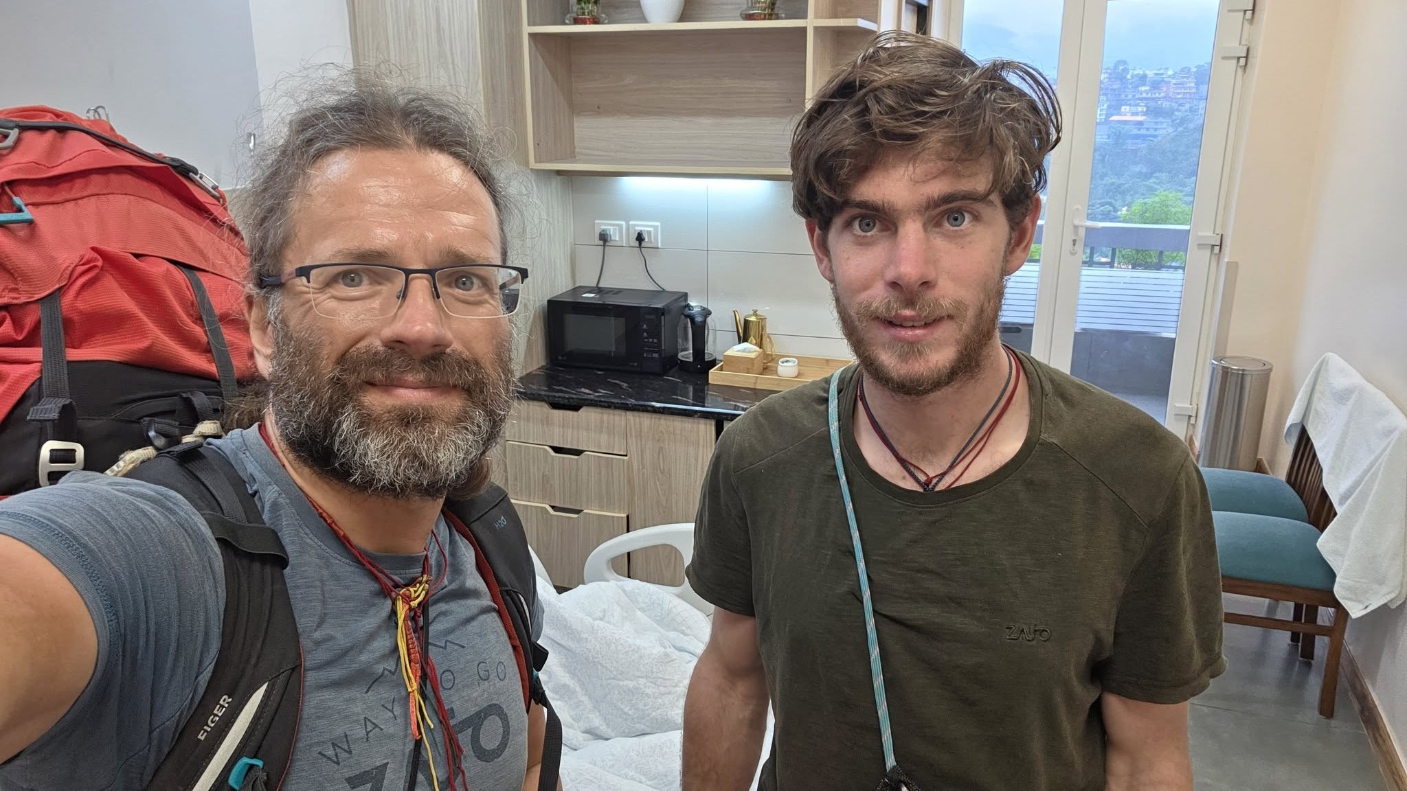 A kezdeti megpróbáltatások után Klein Dávidék elindultak a csúcsmászó körükre | 24.hu