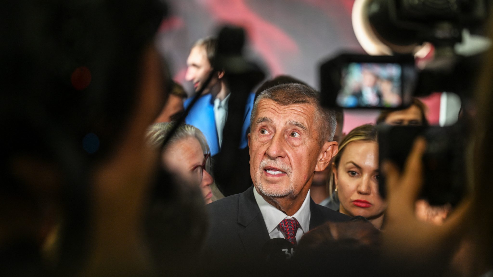 A cseh választáson nyertes Babisnak a nyilvánosság előtt kell ...