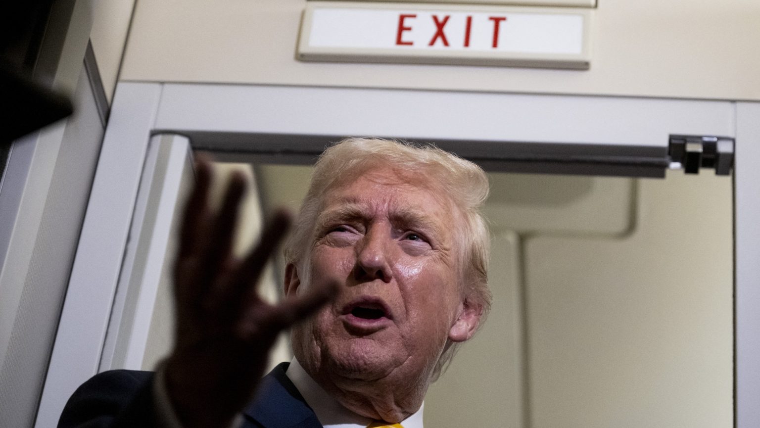 Trump a riporternőnek: Csend legyen, malacka! | 24.hu