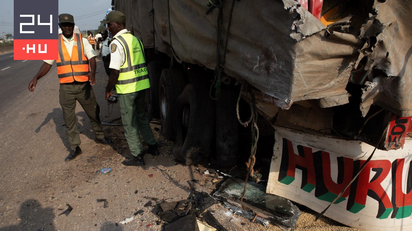 Joshua két közeli barátja, egyben stábtagja halt meg a bokszoló ...