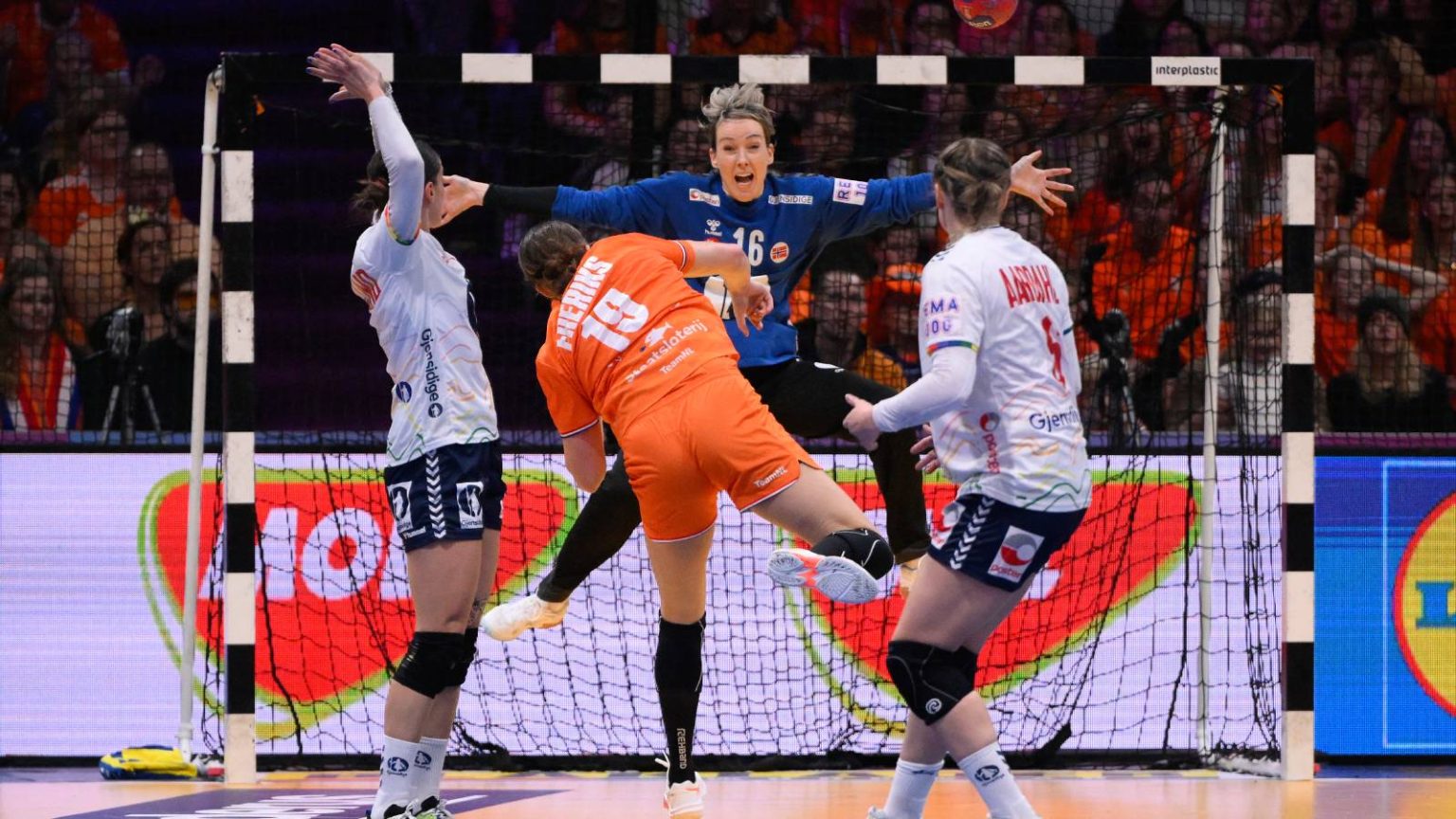 "A vébén ez lesz az utolsó meccsem, de…" – Katrine Lundénak a ...