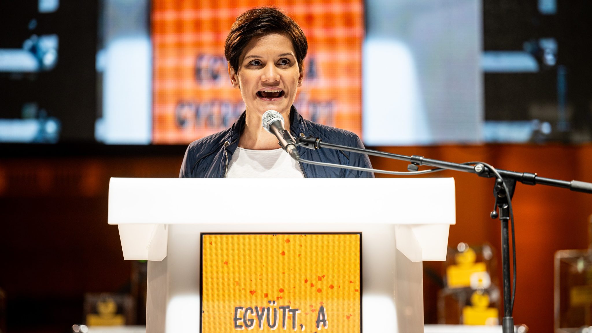Pottyondy Edina: A jó k*rva anyjukat! | 24.hu