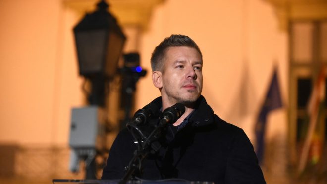 Magyar Péter mától vágja a centit | 24.hu