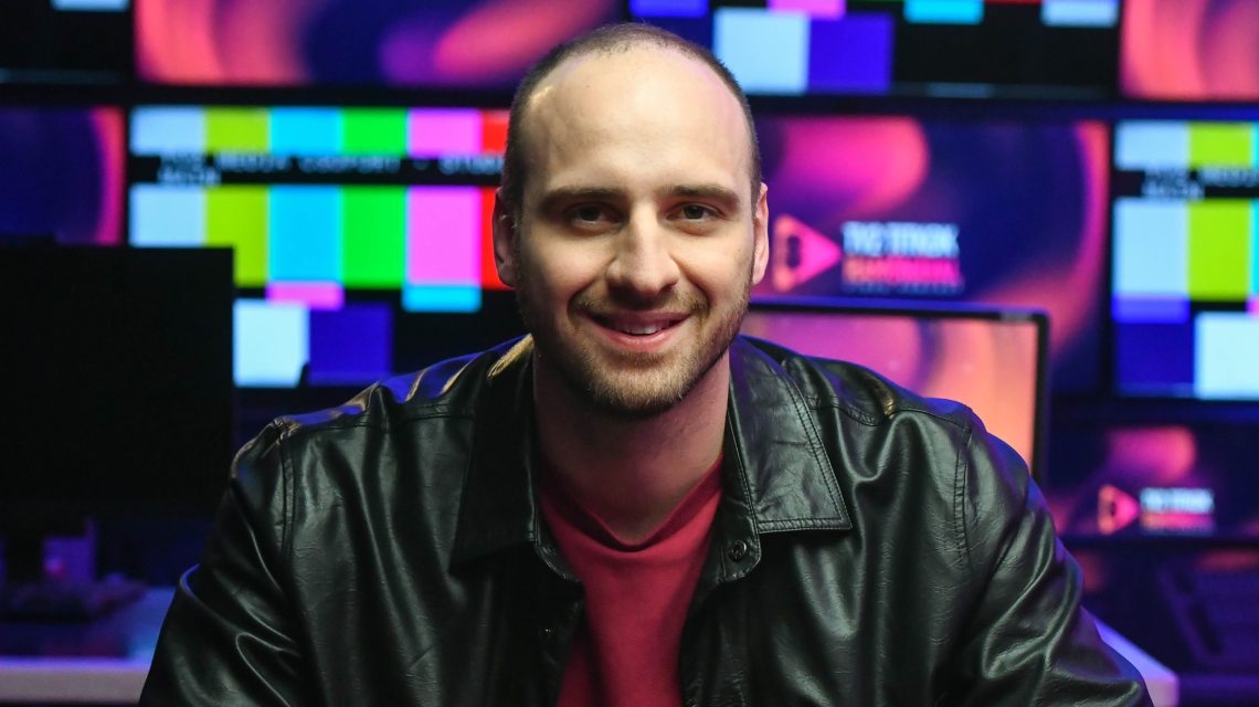 Brasch Bence megütött egy színésznőt: mindenkire rátört a röhögőgörcs ...