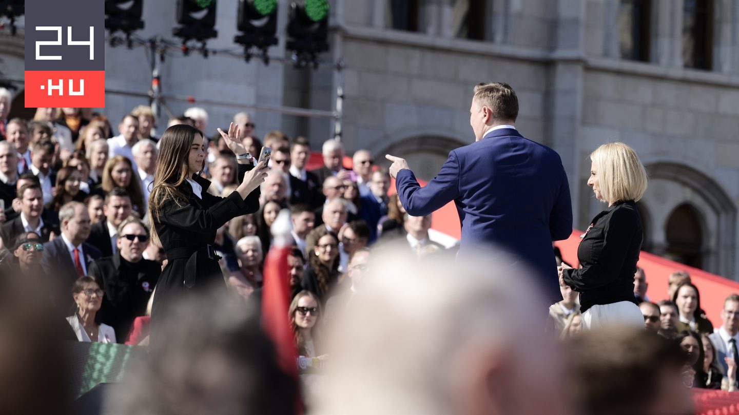 Mutatjuk, kiket ültettek ki Orbán mögé | 24.hu