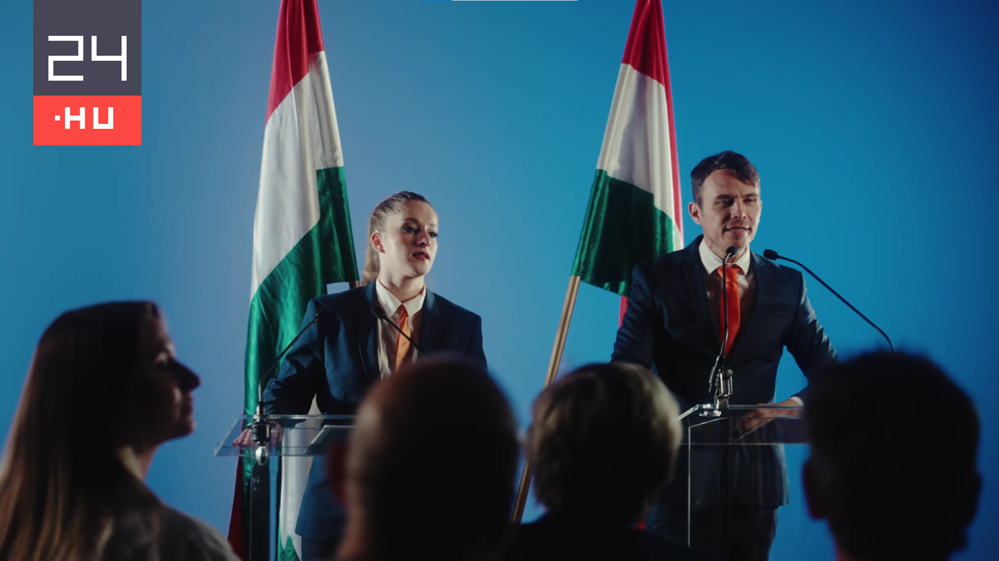 Lengyel Tamás kormányinfót tart Paulina Vége van, kicsi című dalához ...