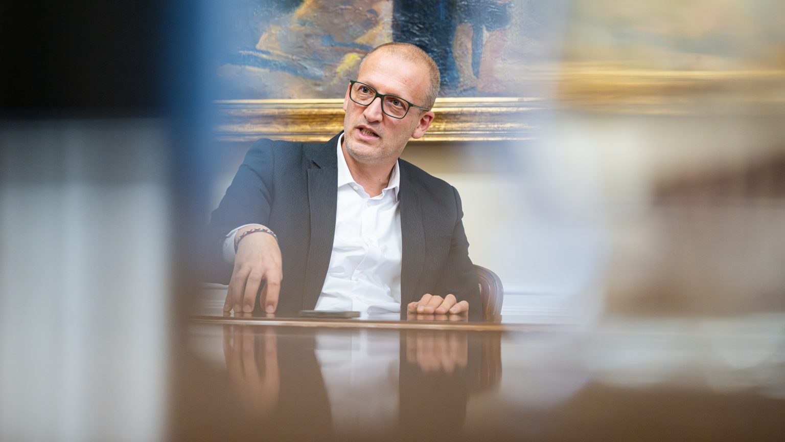 Tarr Zoltán szerint Hankó Balázs személyes érdekek alapján engedélyezte ...