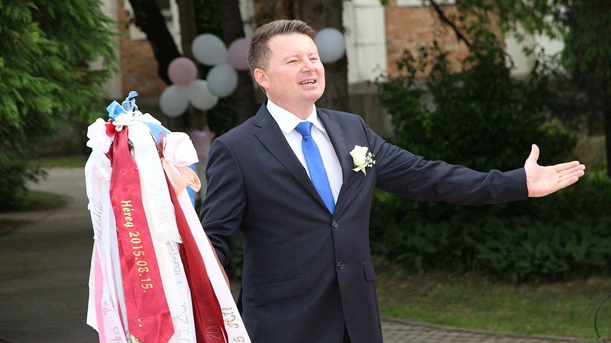 Ötszázadik lagzijára készül az oroszlányi vőfély | Sokszínű vidék