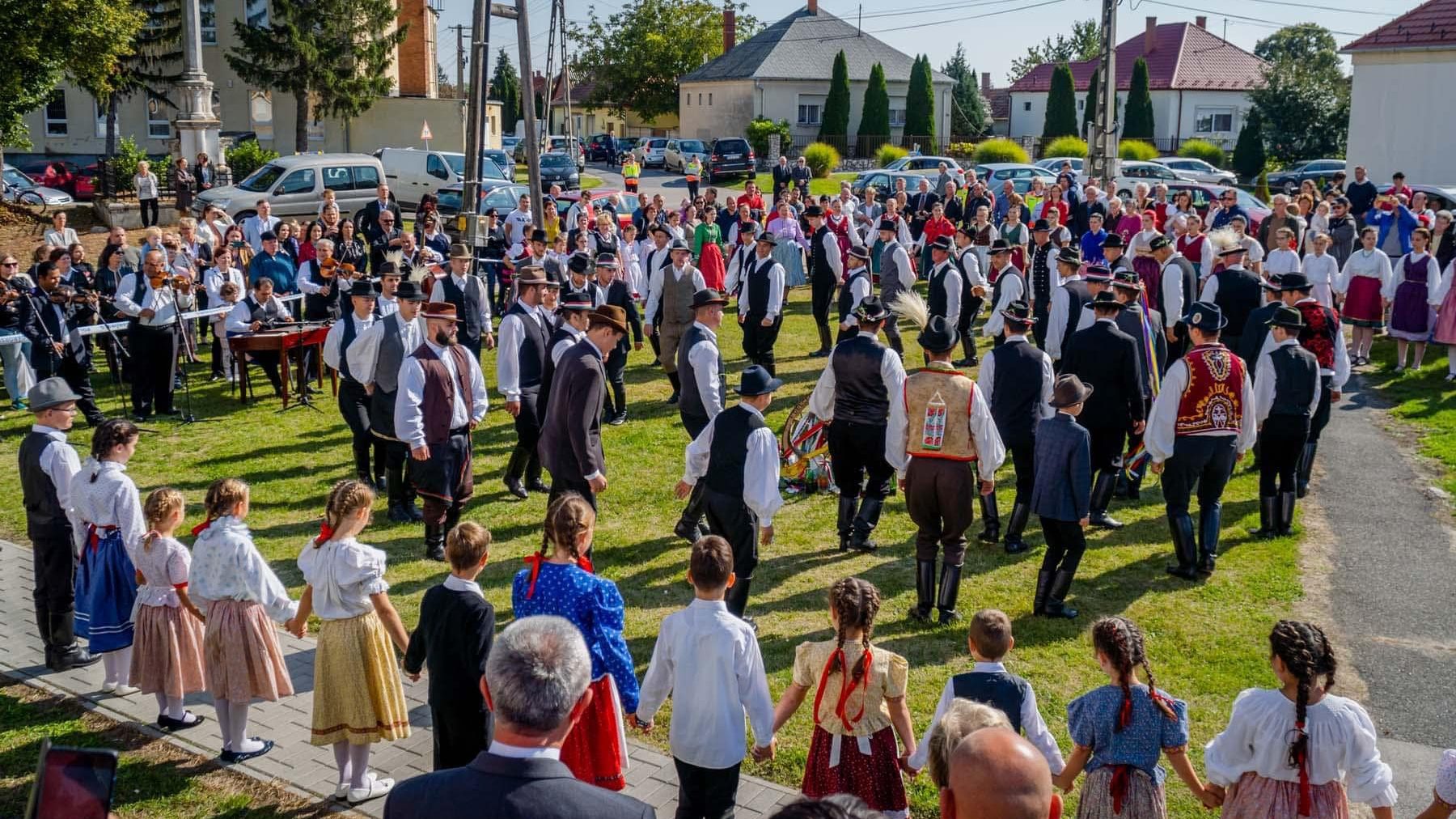 A kónyi legények tánca Rábaköz egyik legértékesebb hagyománya | Sokszínű vidék