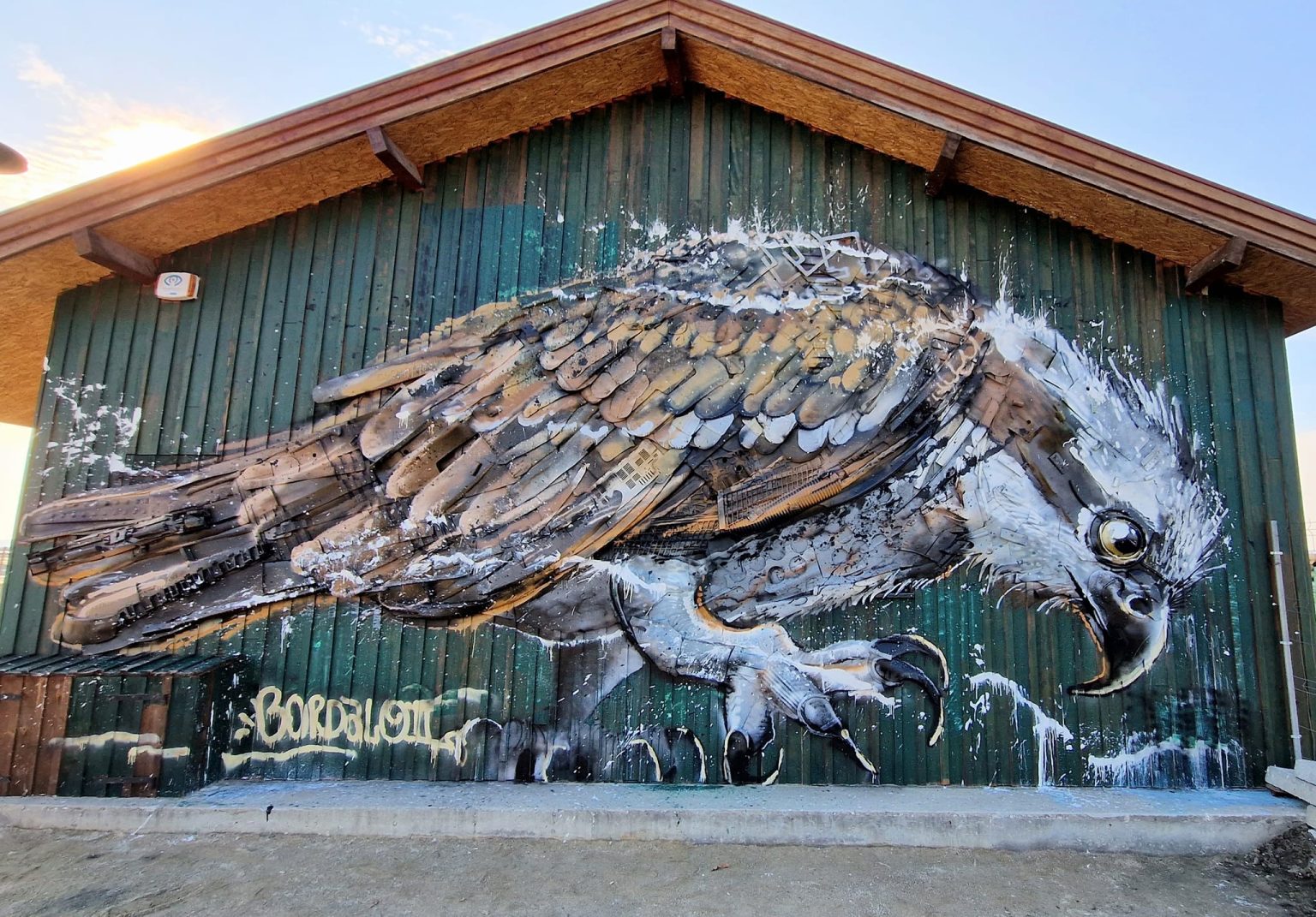 Szeméthegyekből épít óriásszobrokat az ökotudatos művész | Sokszínű vidék