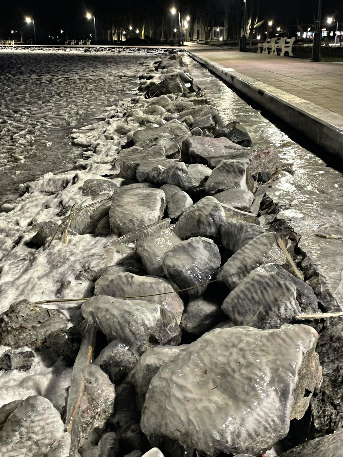 Dermesztően gyönyörű fotók a jeges Balatonról | Sokszínű vidék