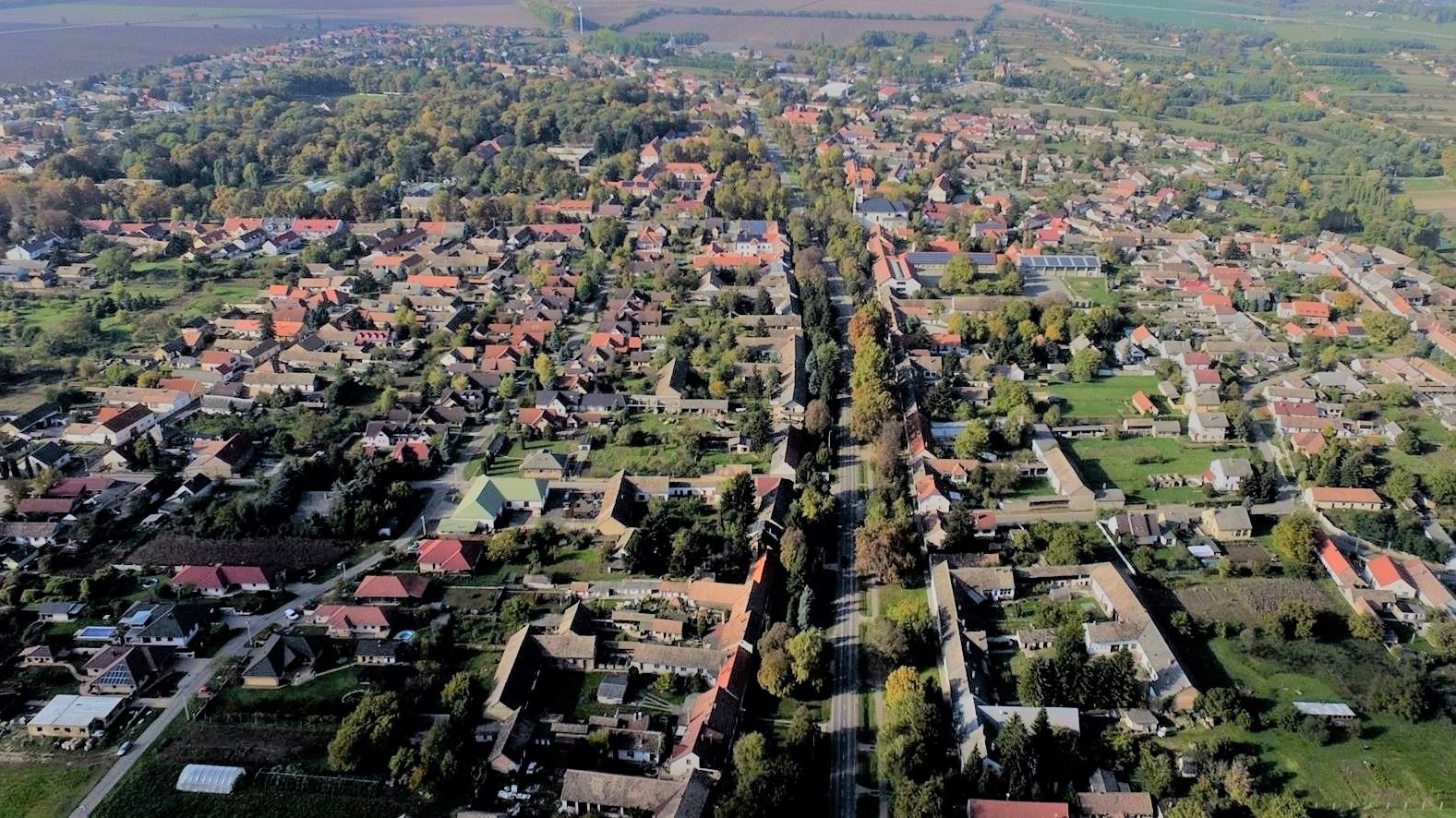 Özönlenek a vállalkozók a dübörgő baranyai kisvárosba | Sokszínű vidék