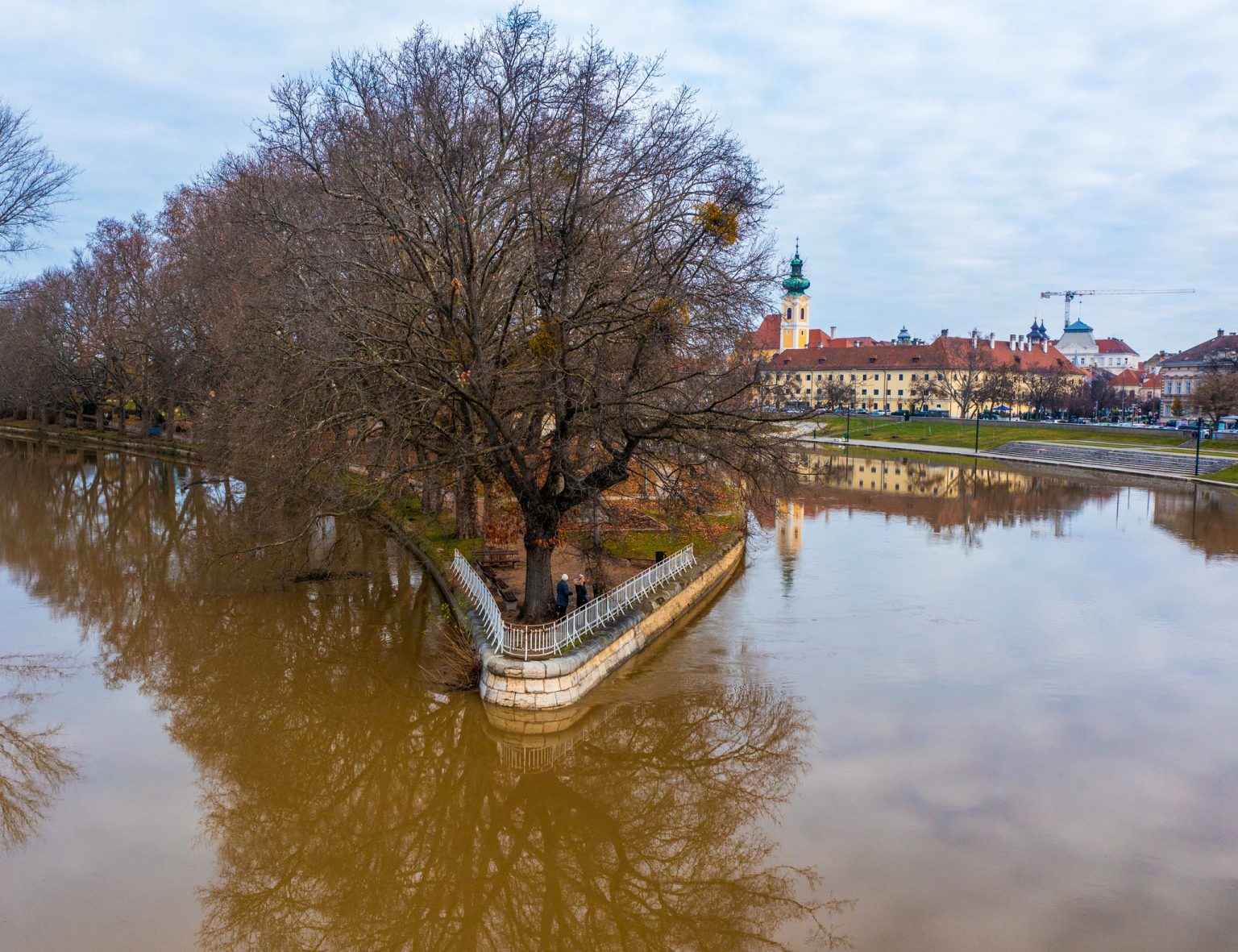 Álomszép drónfotókon a Rába és a Mosoni-Duna színpompás keringője ...