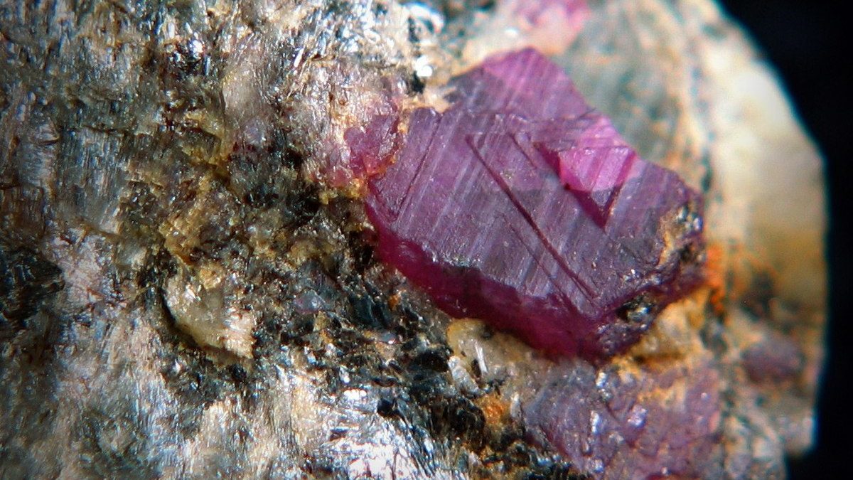 A korund lett az év ásványa 2024-ben | Sokszínű vidék