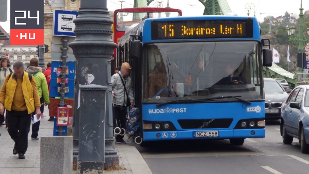 Hiába vár az utas, nem áll meg a busz | 24.hu