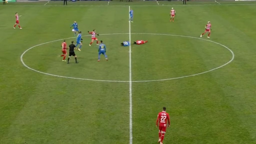 Hordágyon vitték le a pályáról, a kórházat is megjárta a DVTK játékosa ...