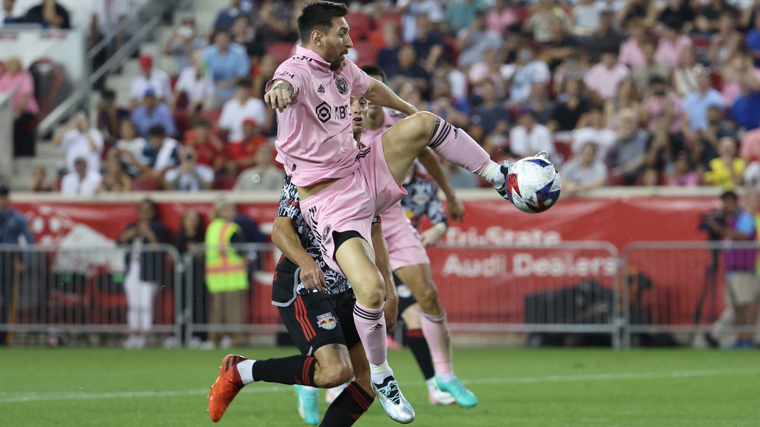 Mesébe illő támadást fejezett be góllal Lionel Messi | Rangadó