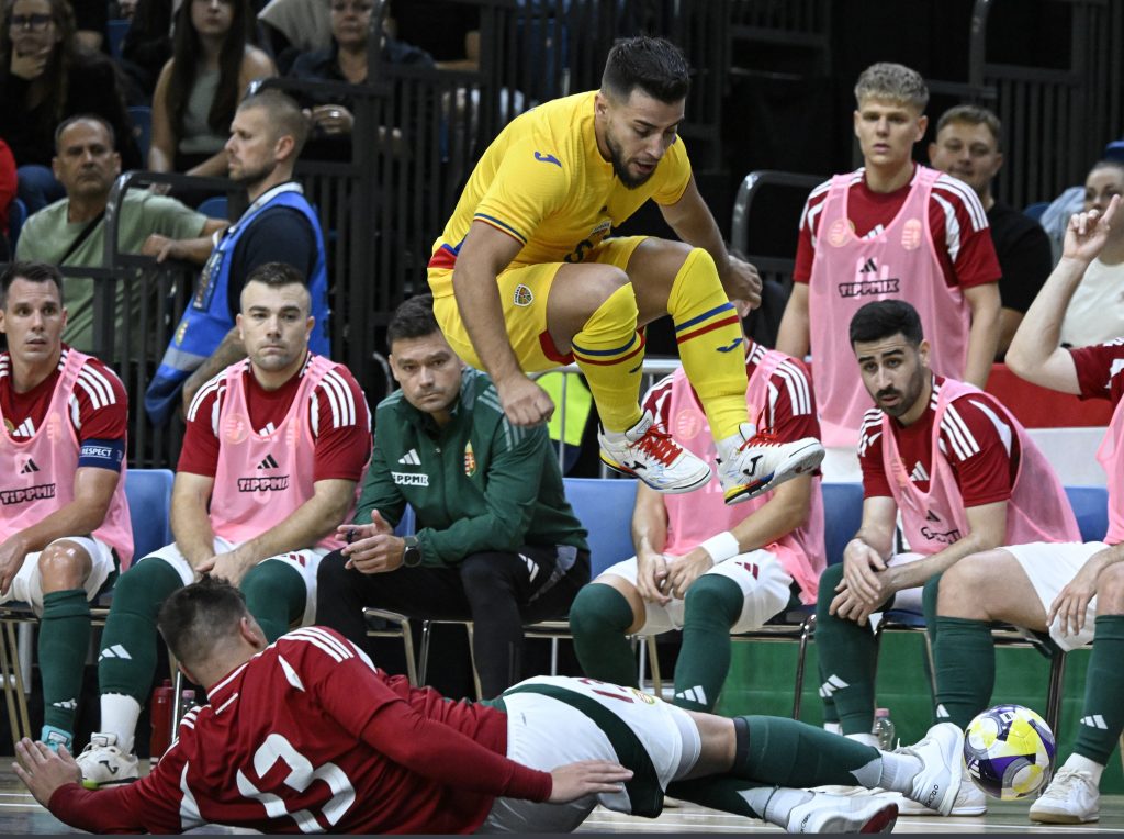 Románveréssel jutott ki fél lábbal az Eb-re a magyar futsalválogatott ...