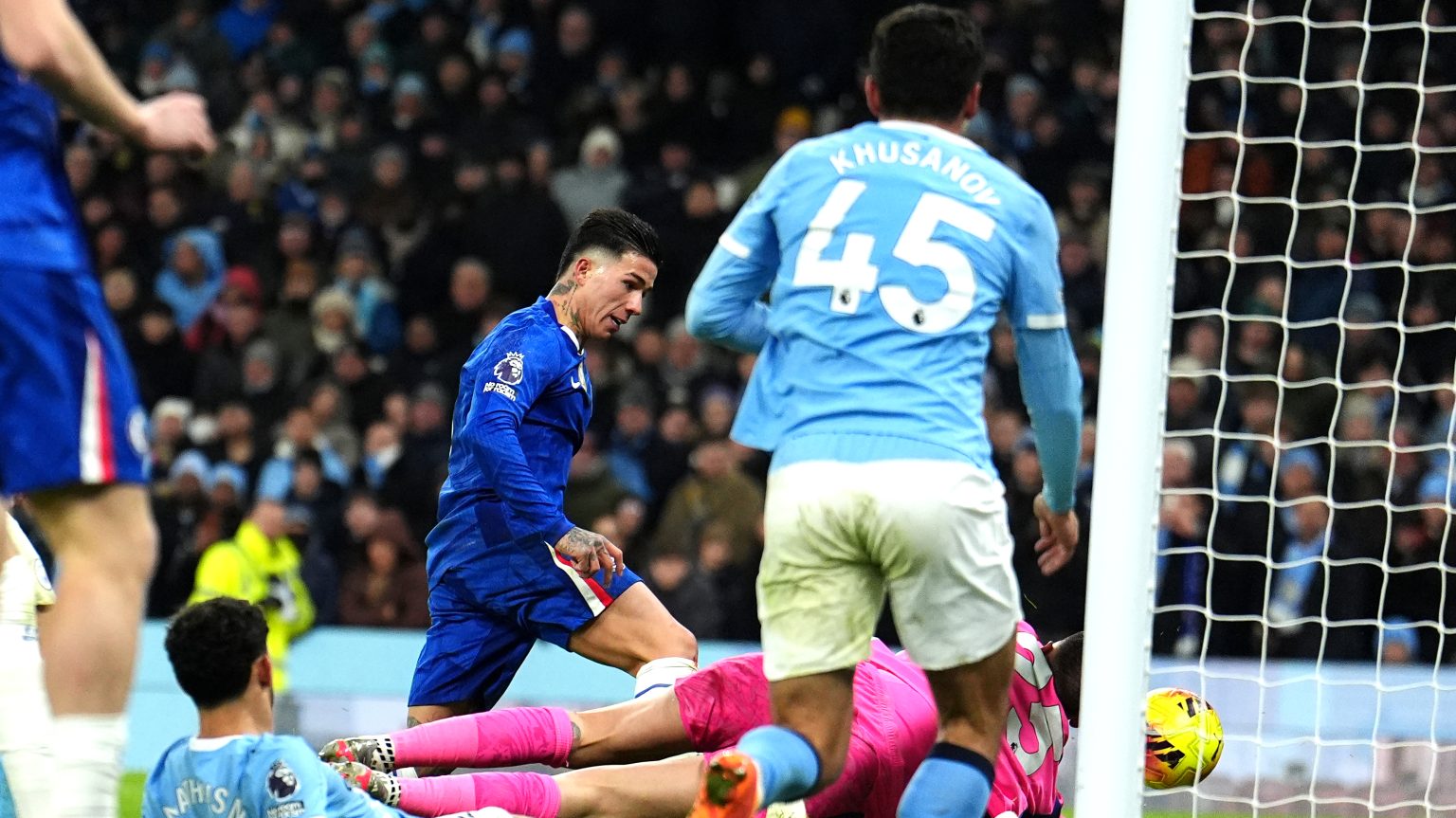 Az edzője nélkül maradt Chelsea 94. perces góllal sokkolta a Manchester ...