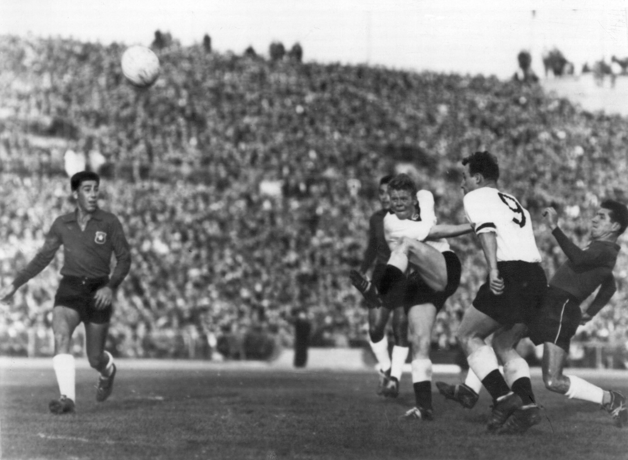 Figyelem, itt jön a Bologna a teherautót odahagyó sofőrrel! | Sport24